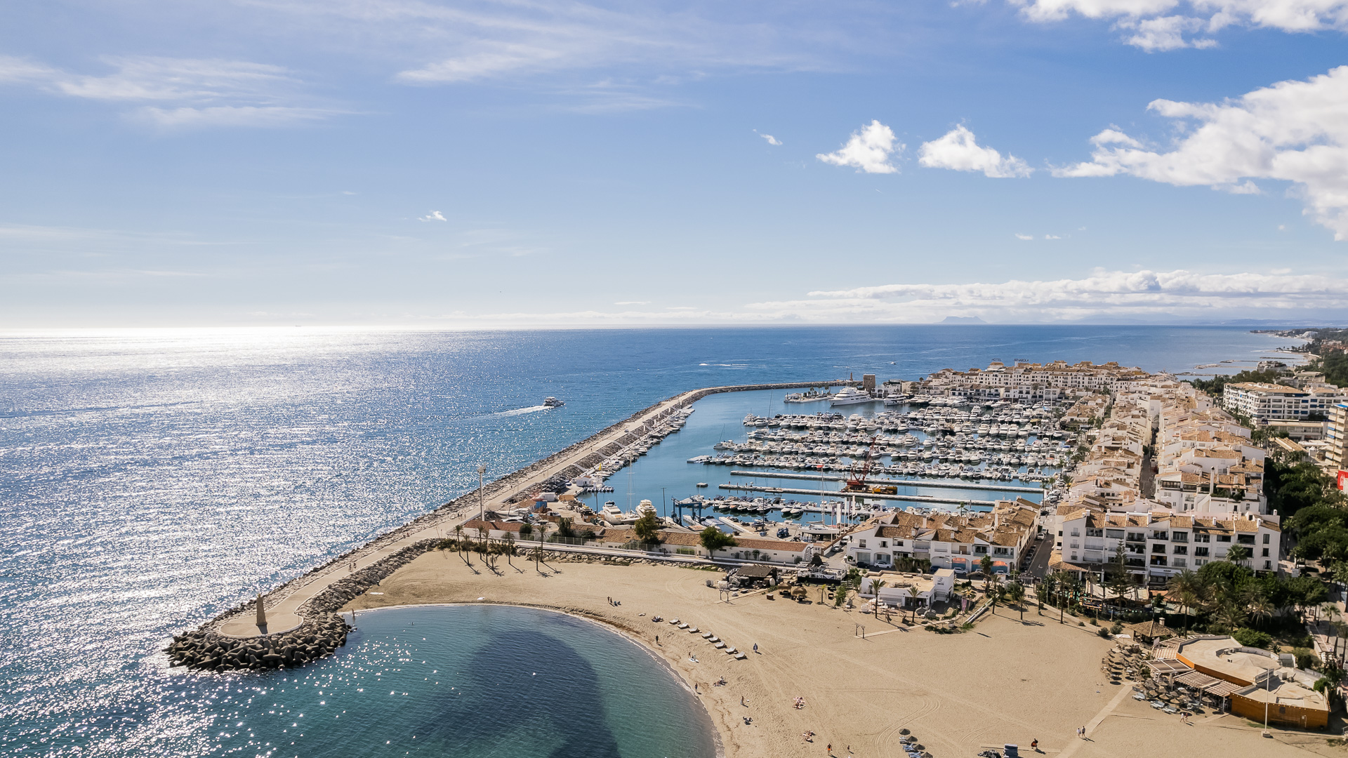 Vivir en Puerto Banús | Guía de la zona